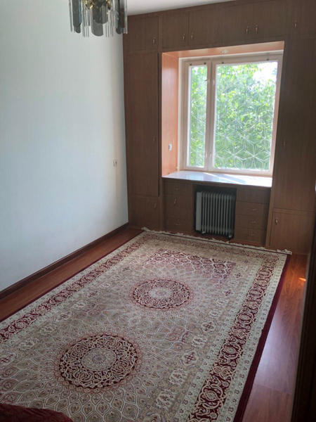 Продается квартира 4/2/4 в мед. городке, Алмазарский район