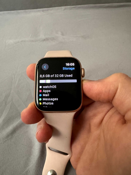 Срочно APPLE Watch SE 1 поколения (GPS)