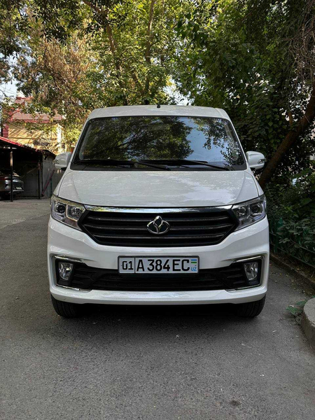 CHANGAN минивэн 9-местный