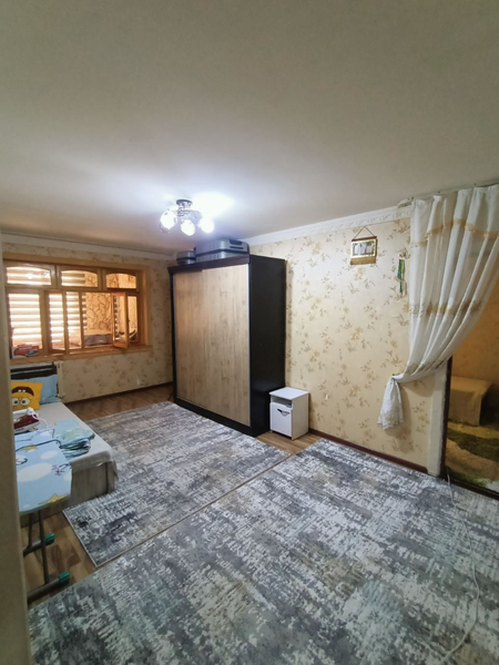9-mikrorayon da 2 xonali uy srochna sotiladi bez makler!