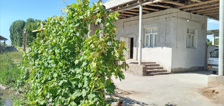 Уй сотилади. Тош вил Куйи-Чирчик тум Салдатский Чапаев.