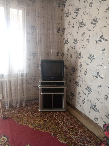 Telivizor sotiladi