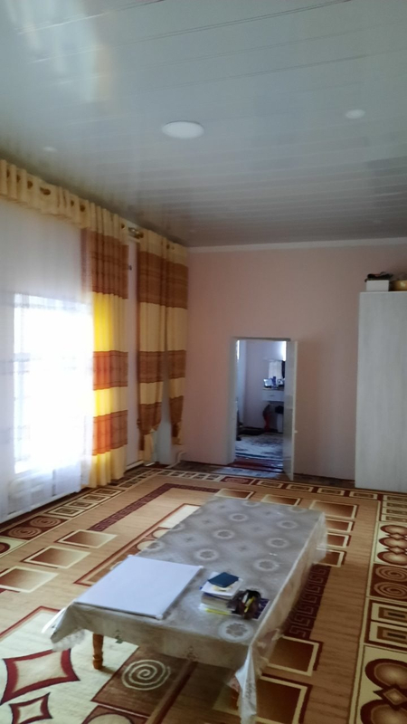 Срочно ховли сотилади!