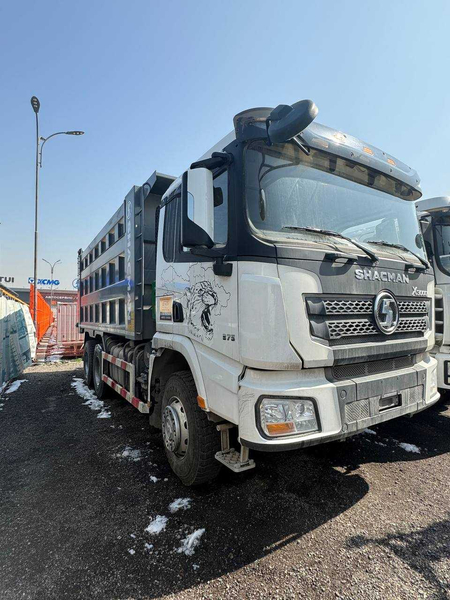 Cамосвал марки SHACMAN X3000