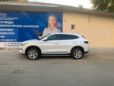 Продам диски с шинами для BYD X6 BMW подходят и на Каптиву