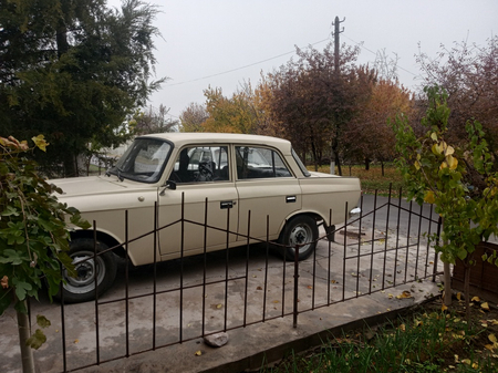 Maskvich иж 412  sotiladi