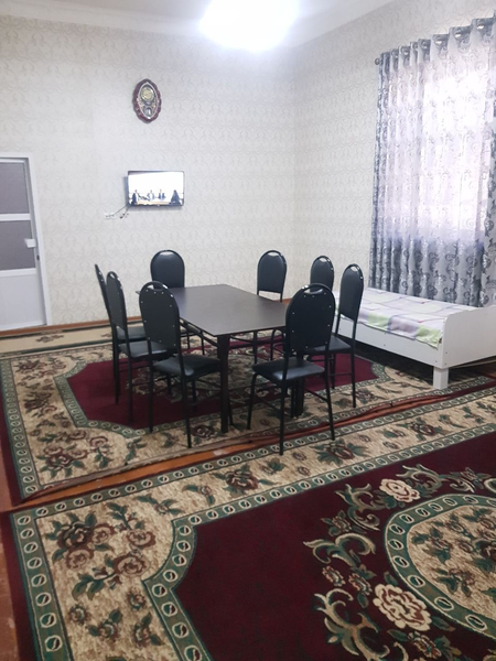 Uy katej  ijaraga  beriladi  luxe hovli