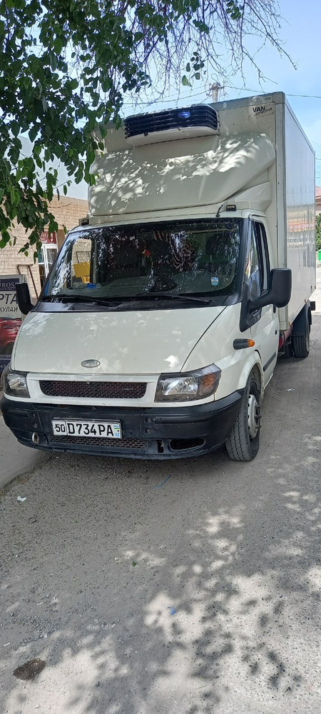 Fort tiranzit yili 2004 mator 111  gaz benzin 2ta 100talik metan ref i