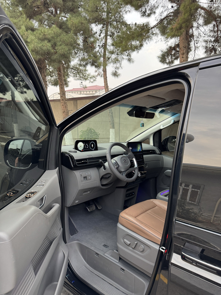 Hyundai Staria Full komplektatsiyada