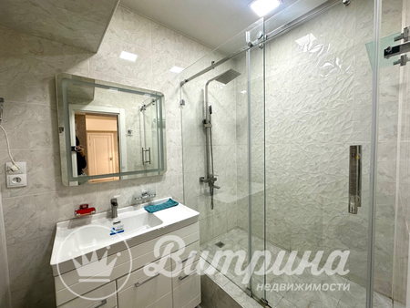 Срочно! 2 комнатная 70 кв.м. Ц-7.ЦУМ.Ойбек