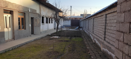 Продается 13 сутков участка был типа махалла фасад 24/54