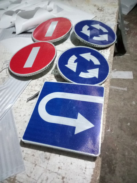 Xar xil turdagi yul belgilari