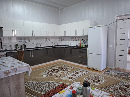 Uy sotiladi 2 etajli