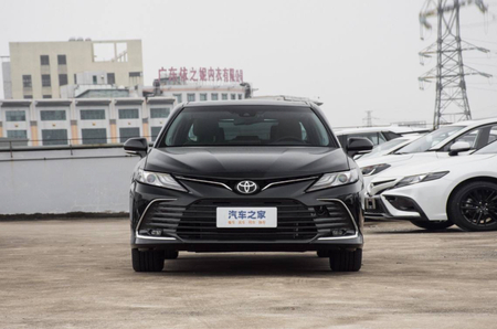 Toyota Camry 2.5Q Ultimate (2023)