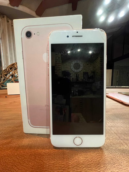 iPhone 7 в отличном состоянии