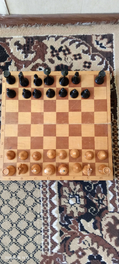 продаются шахматы СССР.