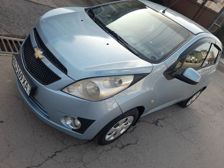 Shevrolet spark 1.1 mator kraska 2 ta petnosi bor qolgan joylari toza