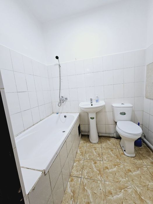 Срочно сотилади!!! 1этаж 2хона 46м²+36м² подвали 2метро бекат