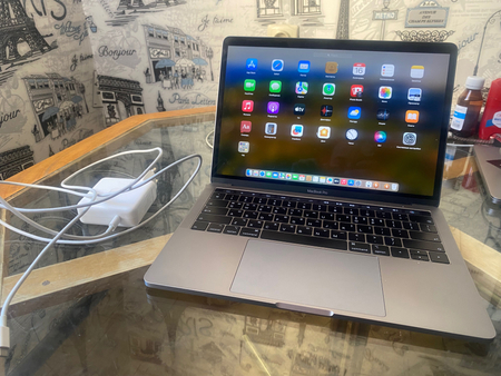 Macbook pro 2019 i5 8gb 128gb