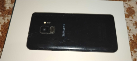 Samsung Galaxy S9 (есть трещина)