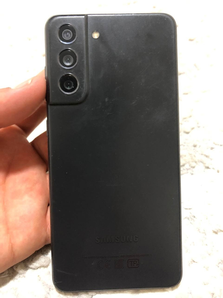 Samsung S21 FE sotiladi karopka dacumentlari yoq lekn pasport kopiya