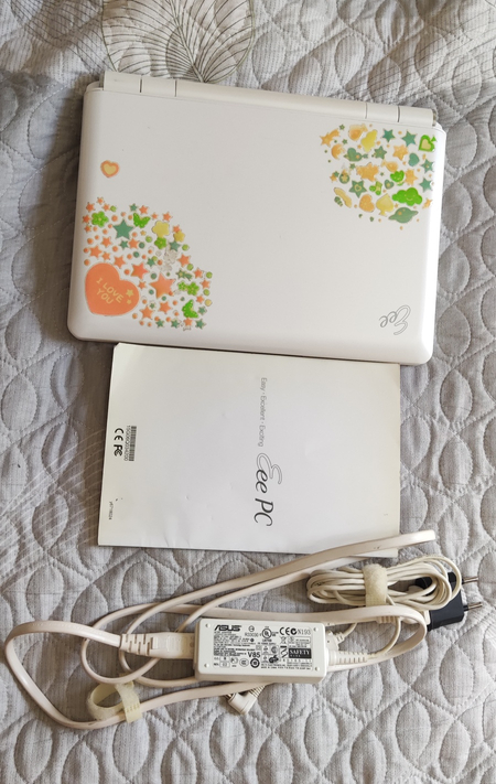 Asus PC 1000 (SSD) в идеальном состоянии.