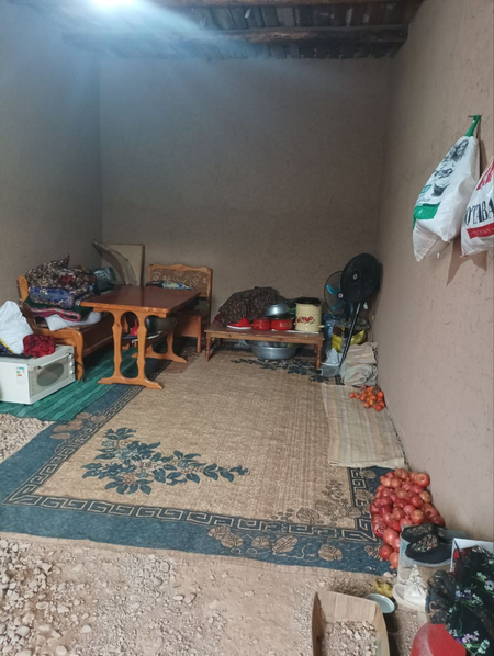 Uy sotiladigan oldida buloq bor sharoyitlari bor hammasi  14 sotiq yer