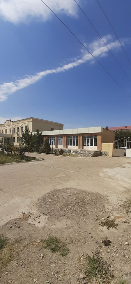 Сотувда Кармана тумани (Тош-Бухор) катта трасса ёкасида 