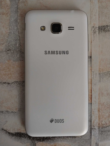SAMSUNG J3  2016