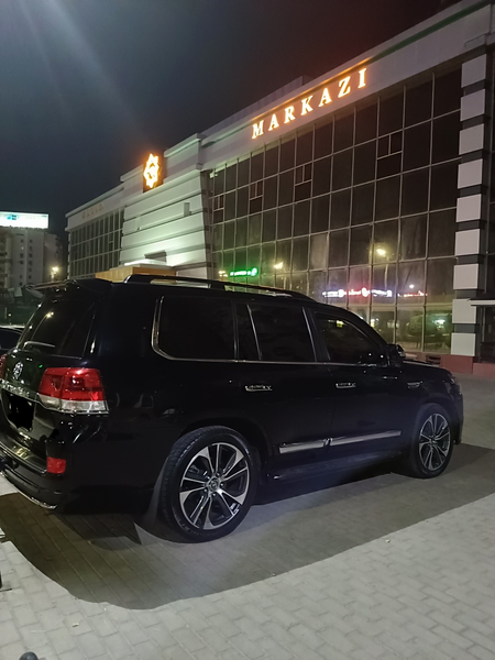 Land Cruiser 200 sotiladi 65.000$