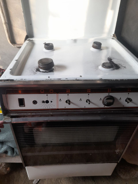 Gaz plita sotiladi holati yaxshi prapan va metanda ishlaydi.