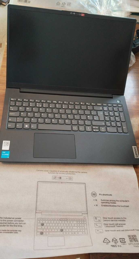 Lenovo V15 Intel Core i5 8GB/256GB, Intel Iris Xe