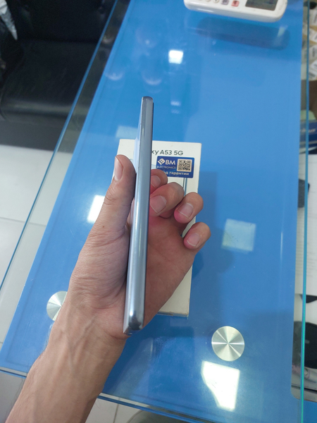 Samsung A53.  8 128gb