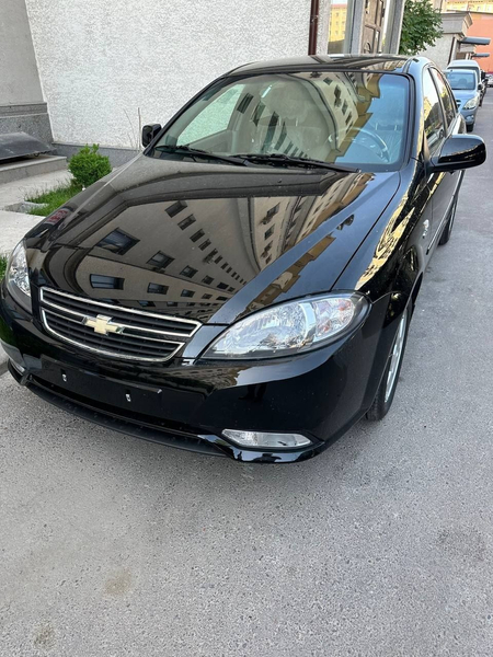 Продаётся новая Lacette full без пробега черного цвета без люка