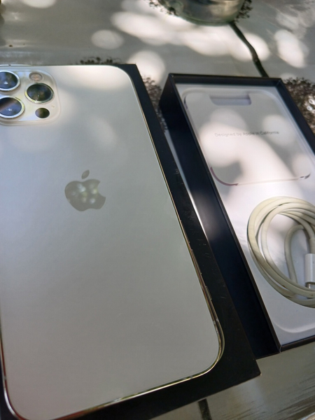 IPhone 12pro 256гб