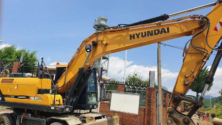 Excavator Hyundai | HW210