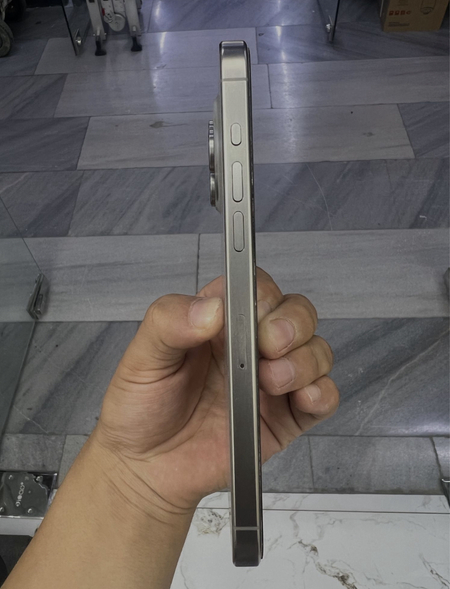 Iphone 15 pro max 256 natural titan