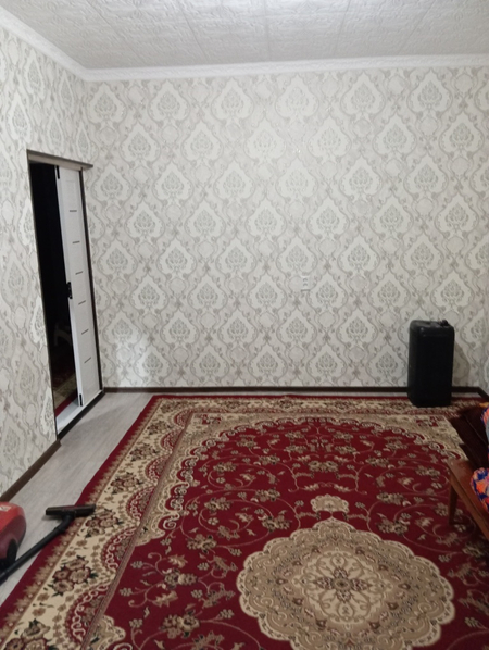 Uy Алмаликда 3 хонали