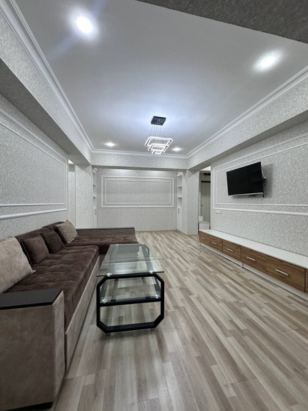 Срочно Продаётся Айбек Метро Ор-р Цум Ц.7 110.Школа 70.м2