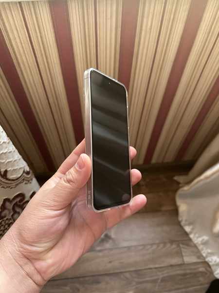 Срочно продам SAMSUNG S 24 fan edition