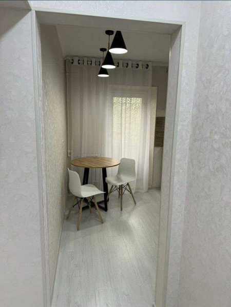 м.Буюк Ипак Йули ост.Художников 1-комн 2/4 30 м² евроремонт кирпич