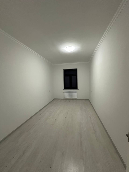 Срочно Корасув Академия 1 этаж 2 хона 72м²