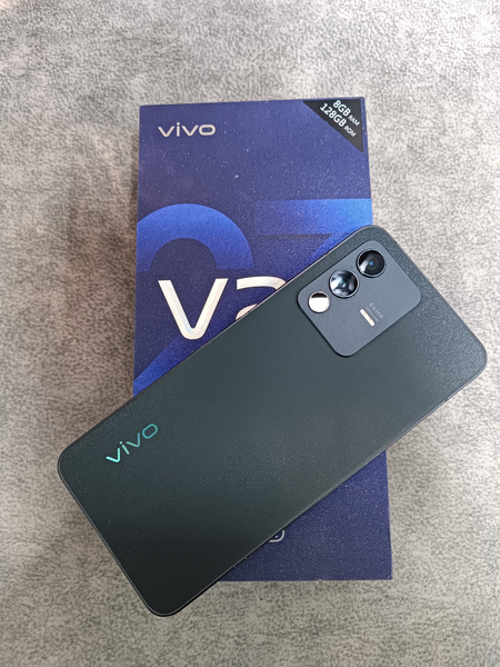 Vivo V23 (8/128 black)