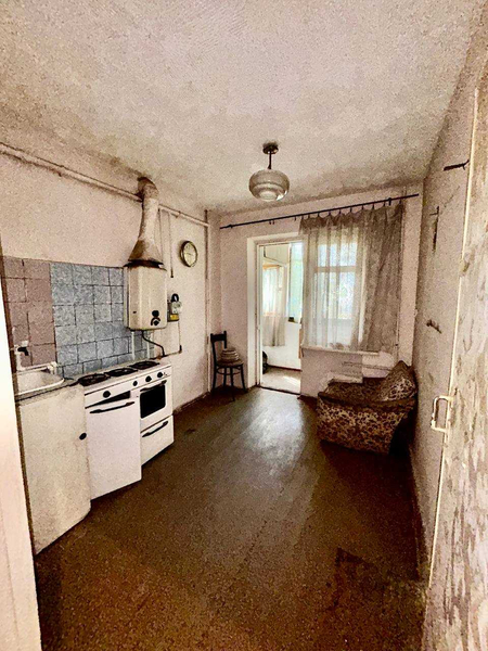 1/2/4 массив Авиагородок. Около Аэропорта. 30м2. Балкон 1/3. Кирпич.