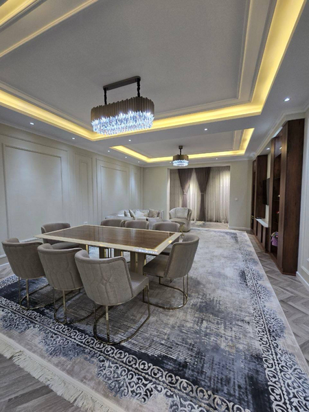 Продается 3 комнатная квартира на 2 этаже площадью 120 кв.м.