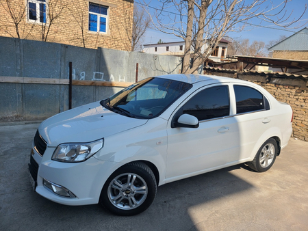 Продаю Нексия равон