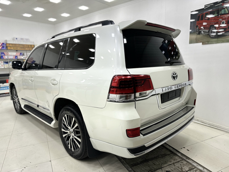toyota land cruiser 200