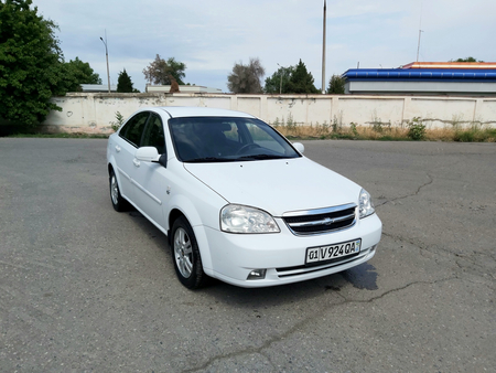 Chevrolet Lacetti 2011 йил сотилади
