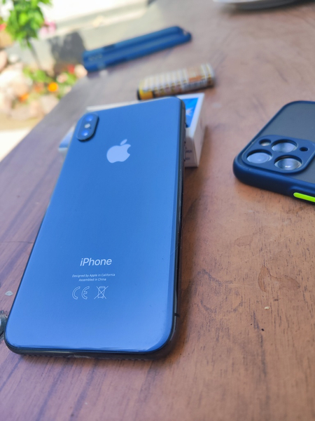 Iphone X sotilda 64 tali