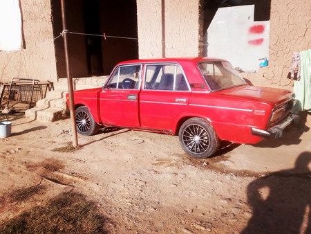 Vaz 2106 sotiladi